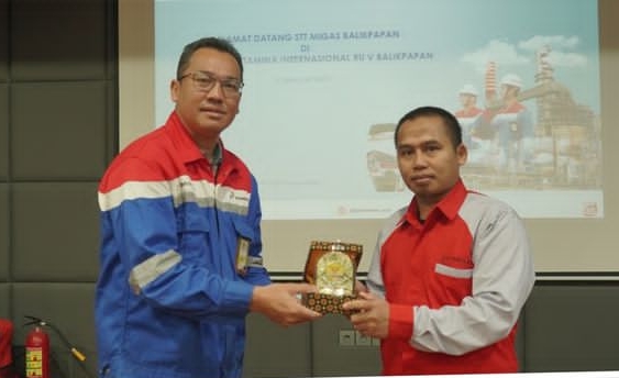 Mahasiswa TPM STT Migas Lakukan KKL, Lihat Proses Pengolahan Minyak di ...